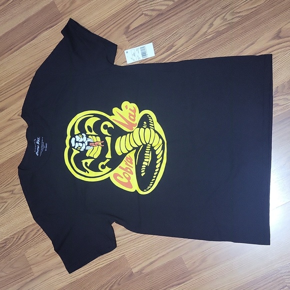 Bioworld | Shirts | Mens M Cobra Kai Shirt Tee Tshirt Nwt Bioworld Black Yellow Dojo Graphic ...